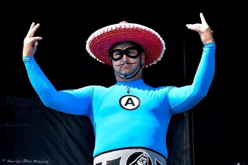 THE 4th THAT IS MANIC HISPANIC