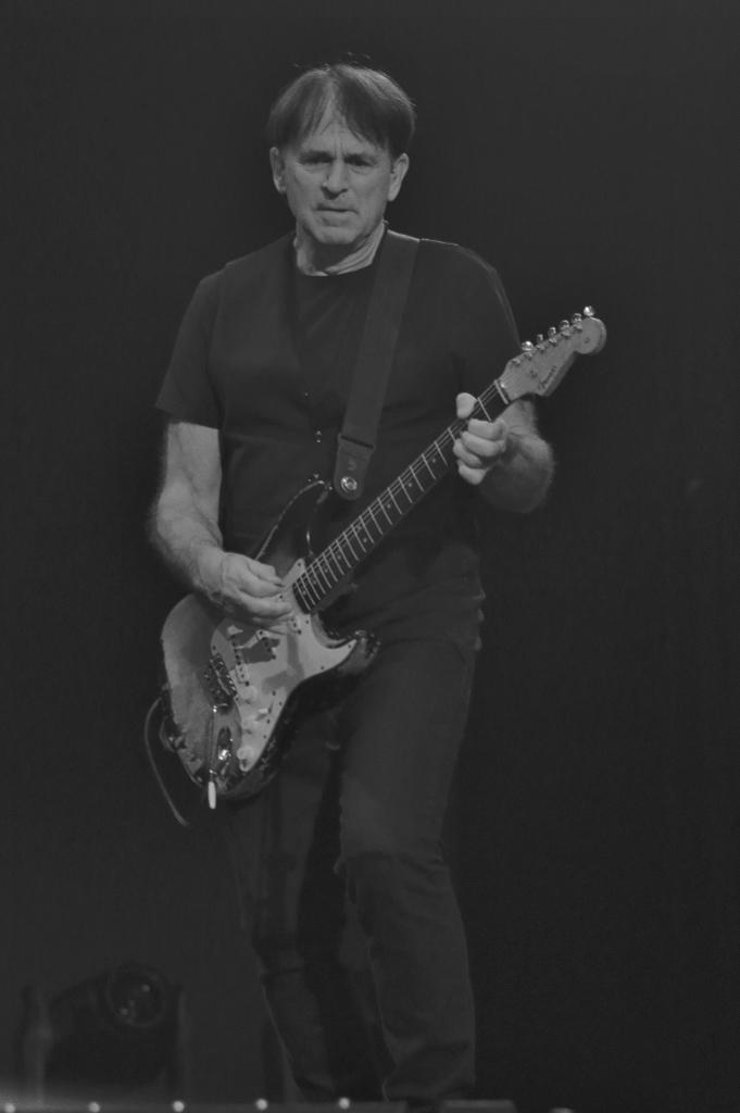 BRYAN ADAMS LIVE in PALM SPRINGS – OC MUSIC NEWS